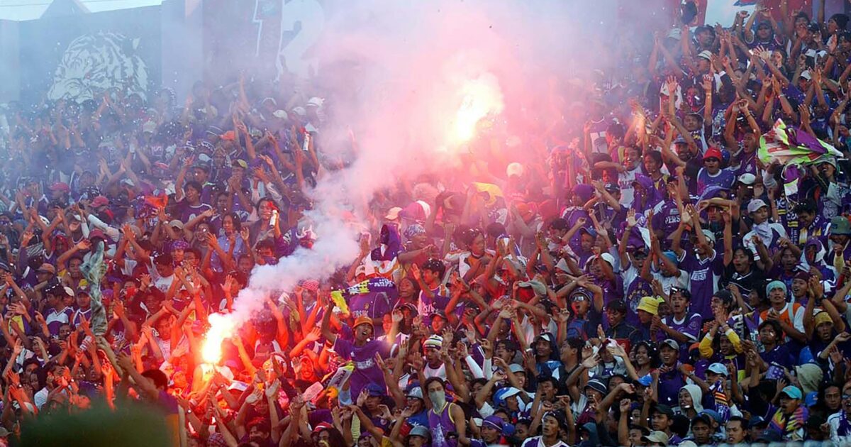Ultras globali: cultura, politica e contraddizioni del tifo organizzato ...